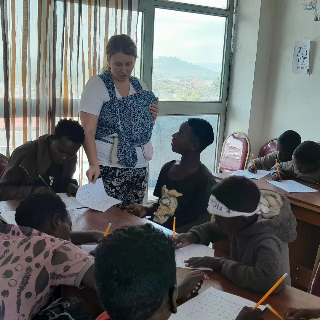 Open classes for street children - Barkot Foundation